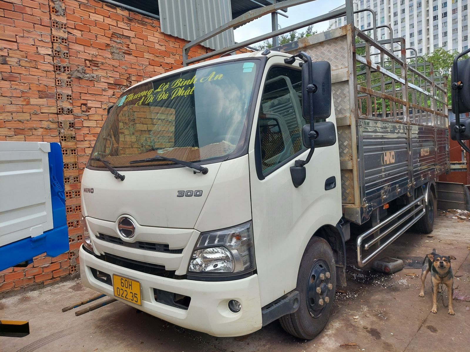 Xe Tải Hino 5 Tấn XZU730L Mui Bạt Full Inox 304 Đời 2021 | Hino Hồ Chí Minh